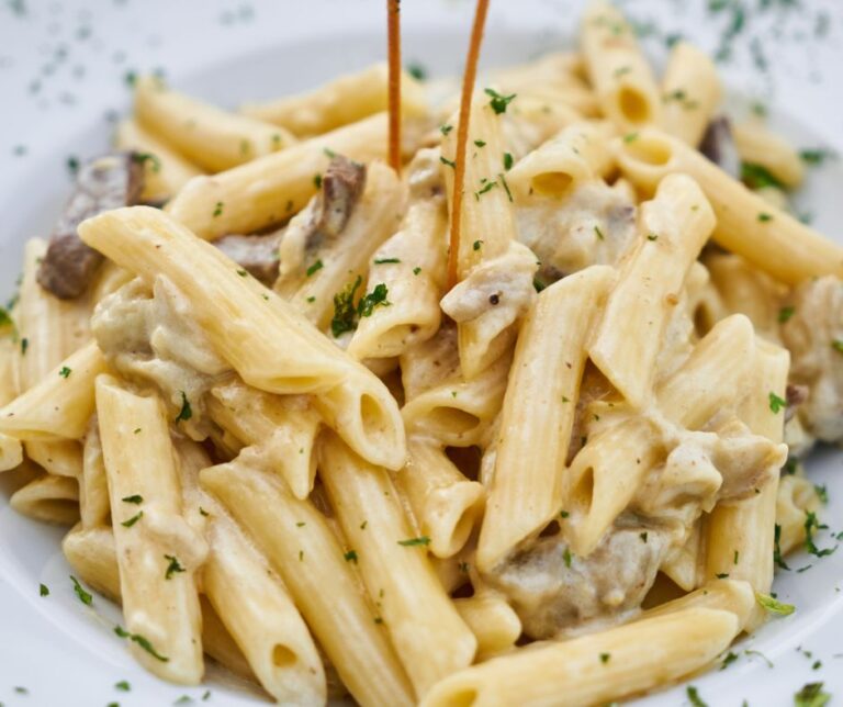 Feeding a Crowd: 13 Delicious Meal Ideas for Large Families – On Budget ...